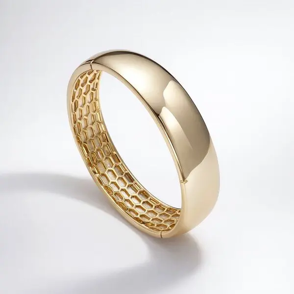 IVY & PEARL CO. Kingswell Bangle - Gold