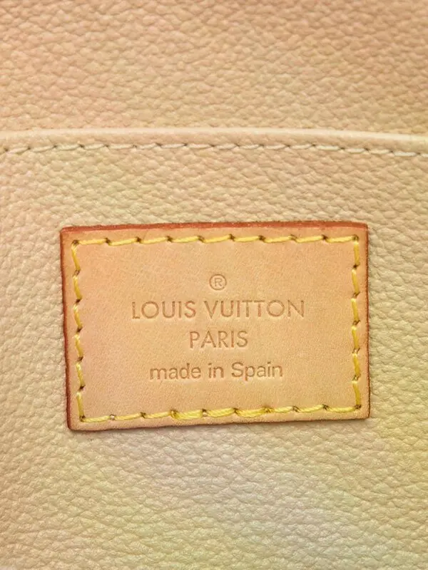 LOUIS VUITTON Monogram Cosmetic Pouch Pm