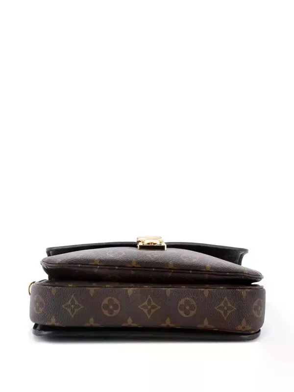 LOUIS VUITTON Pochette Metis Monogram Canvas Crossbody Bag