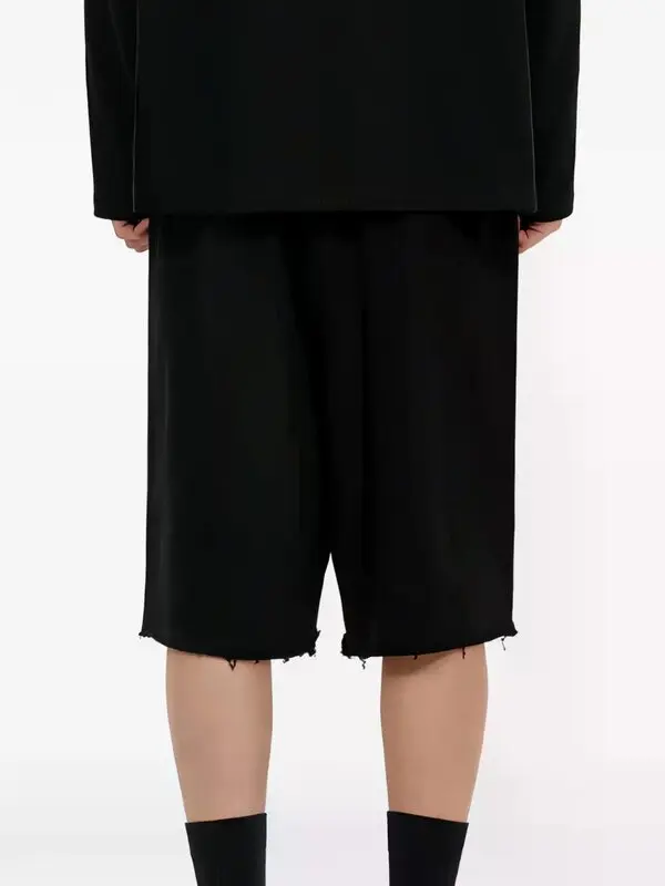 We11Done Logo-print Raw-edge Shorts