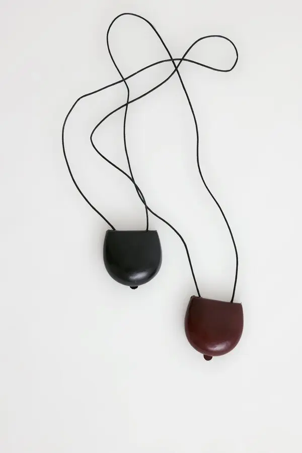 FRONT ROW SHOP Atelier Patina Leather Necklace - Red