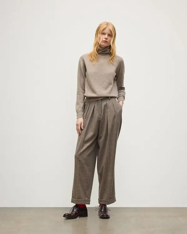 Johnstons Of Elgin Iris" Classic Cashmere Roll Neck Jumper