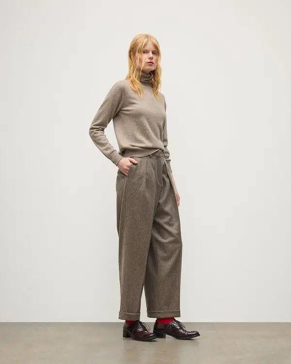Johnstons Of Elgin Iris" Classic Cashmere Roll Neck Jumper