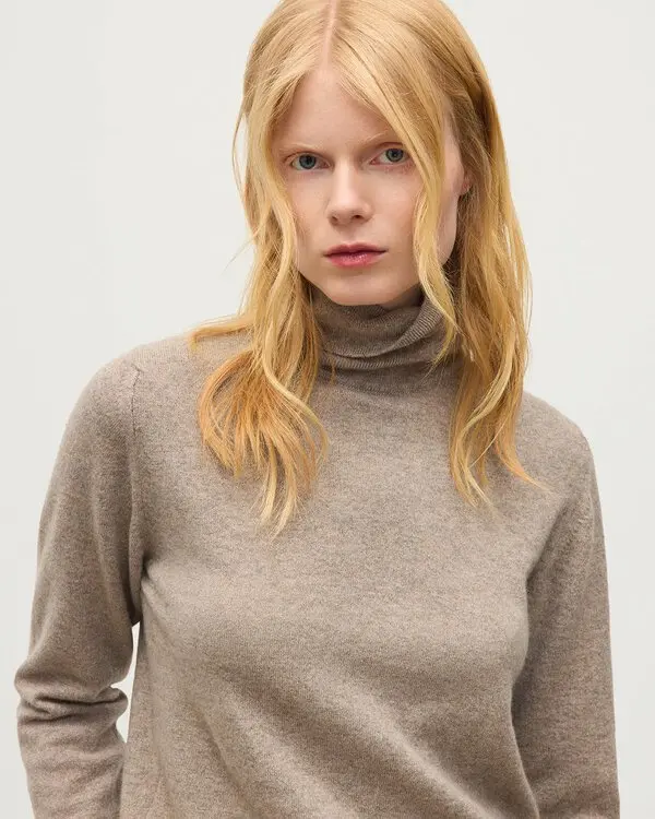 Johnstons Of Elgin Iris" Classic Cashmere Roll Neck Jumper