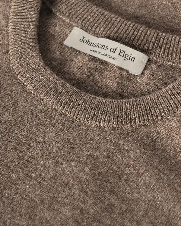 Johnstons Of Elgin Lunan Classic Cashmere Crew Jumper - Brown