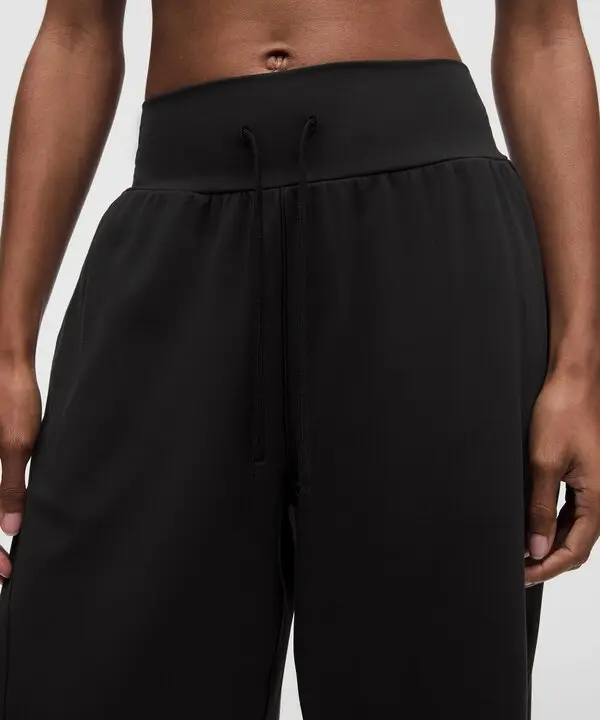 Lululemon Groove Mid-rise Relaxed Bermuda Short - Black