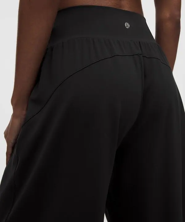 Lululemon Groove Mid-rise Relaxed Bermuda Short - Black