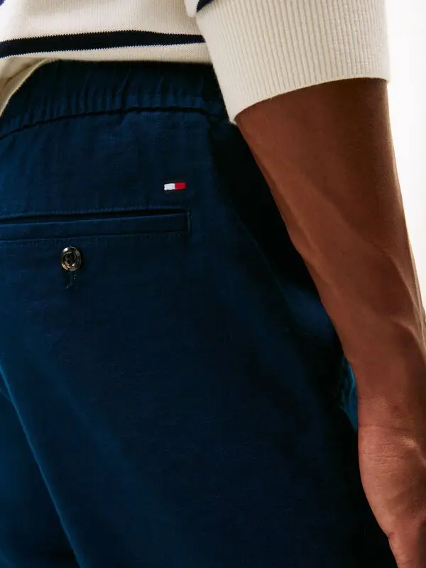 Tommy Hilfiger Harlem Relaxed Tapered Leg Chinos