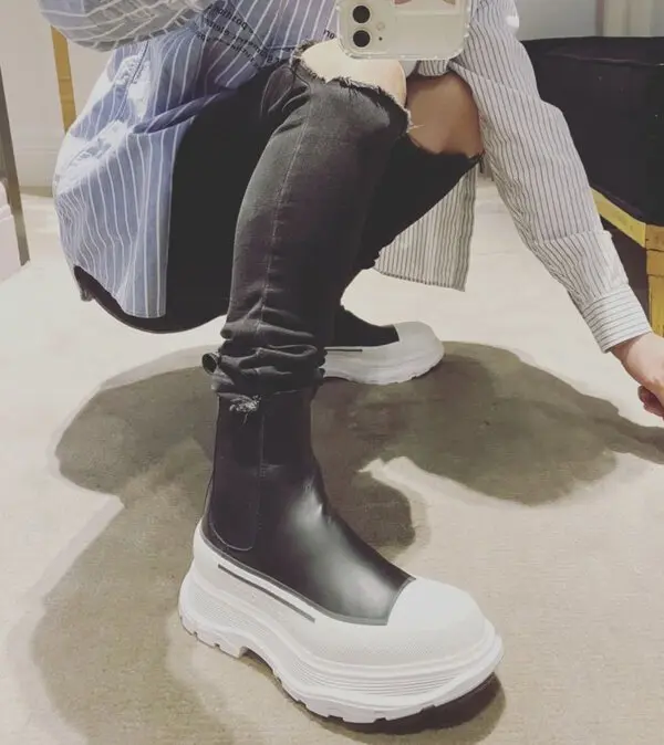 Alexander McQueen Tread Slick Chelsea Boots - White