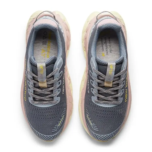 NEW BALANCE Fresh Foam X More Trail V3 Sneakers - Grey/pink