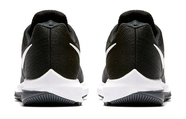 Nike Zoom Winflo 4 Sneakers - Black/white