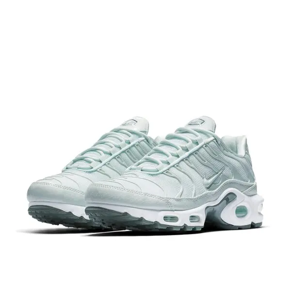 Nike Max Plus Se Athletic Sneakers