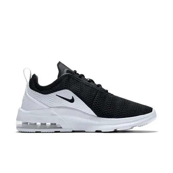 Nike Max Motion 2 Sneakers