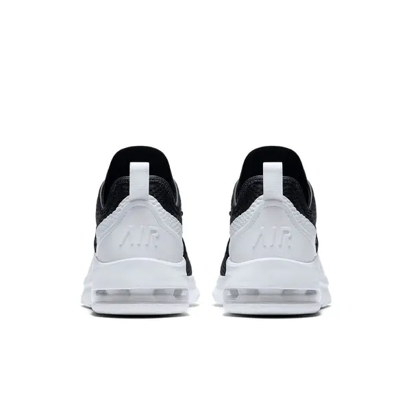 Nike Max Motion 2 Sneakers