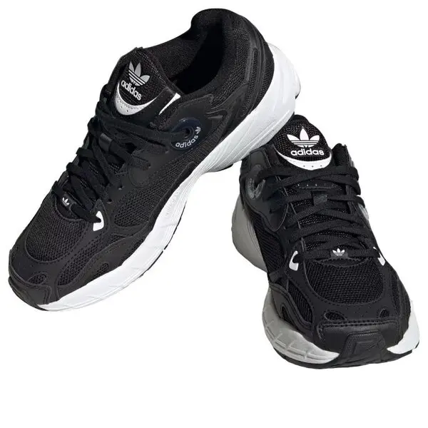 Adidas Astir Sneakers