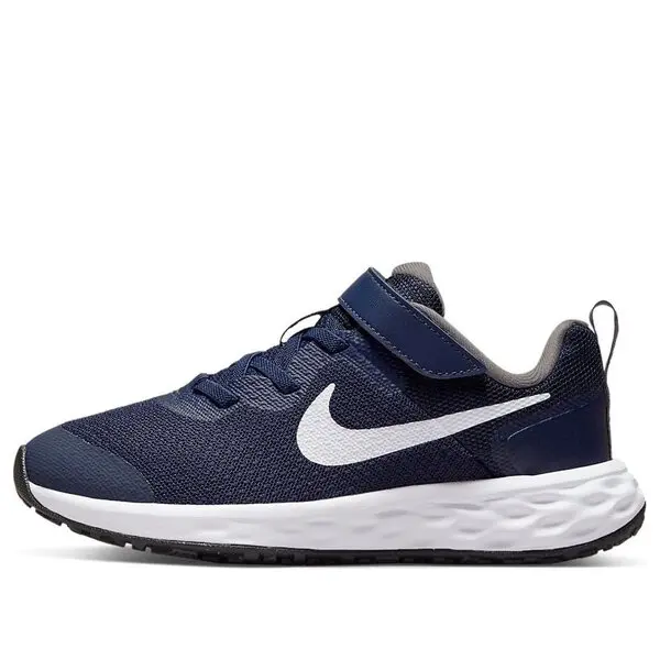 Nike Revolution 6 Low Top Sneakers