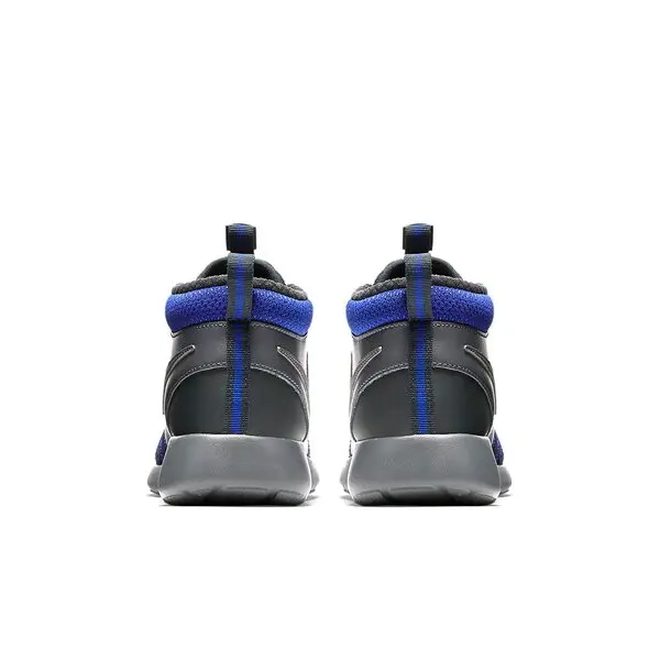 Nike Roshe One Mid Winter Sneakers