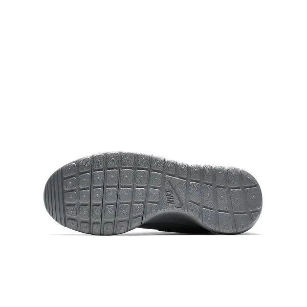 Nike Roshe One Mid Winter Sneakers