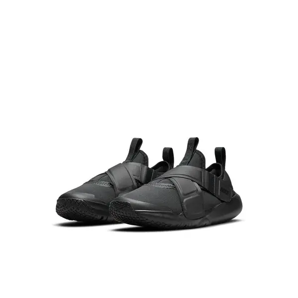 Nike Flex Advance "triple " Sneakers
