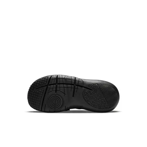 Nike Flex Advance "triple " Sneakers