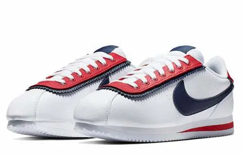 Nike Cortez Basic Se Low Top Sneakers