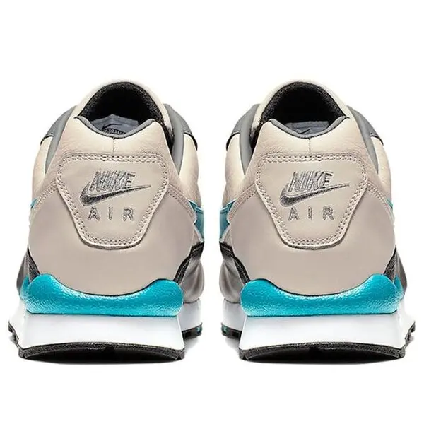 Nike Wildwood Sneakers - Gray/blue/pink