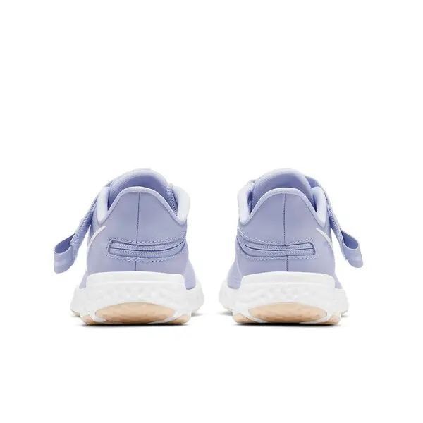 Nike Revolution 5 Flyease Athletic Sneakers