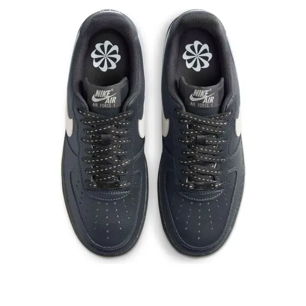 Nike Force 1 '07 Sneakers