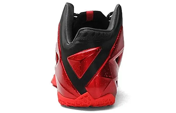 Nike Lebron 11 Xdr "heat Away" Sneakers - Black