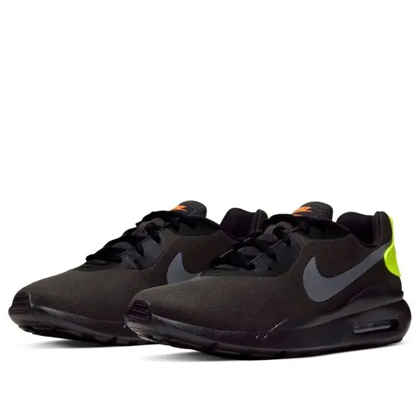 Nike Max Oketo Wntr Sneakers