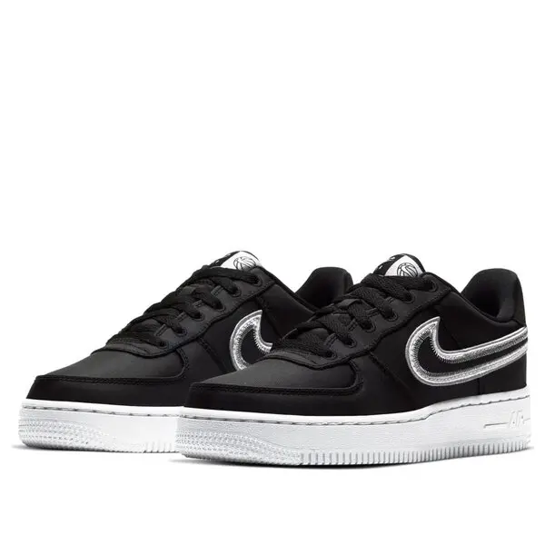 Nike Force 1 Lv8 1 Low Top Sneakers