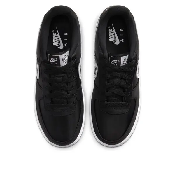 Nike Force 1 Lv8 1 Low Top Sneakers