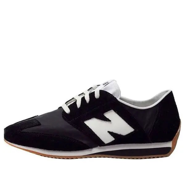 NEW BALANCE U320 Sneakers - Black