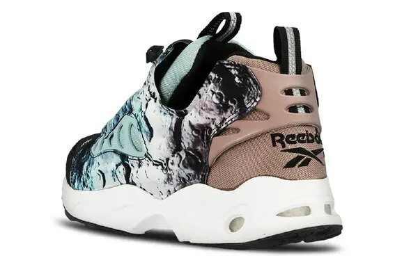 REEBOK Instapump Fury Road "moon Landing" Sneakers - Black/blue