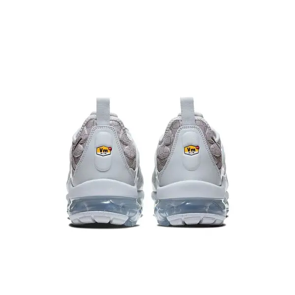 Nike Vapormax Plus Sneakers - Gray/white