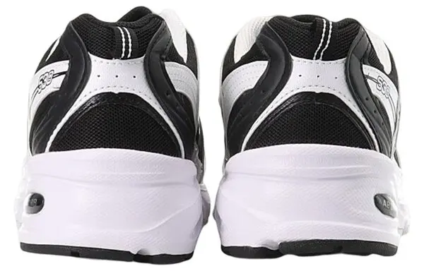 NEW BALANCE 530v2 Retro Sneakers - Black