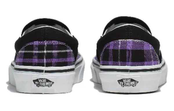 VANS Classic Slip-on Sneakers - Black/purple