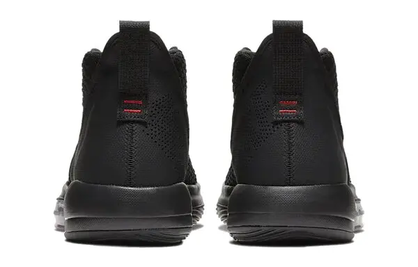 Nike Zoom Rize Mid Top Sneakers