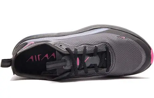 Nike Max Dia "throwback Future" Sneakers