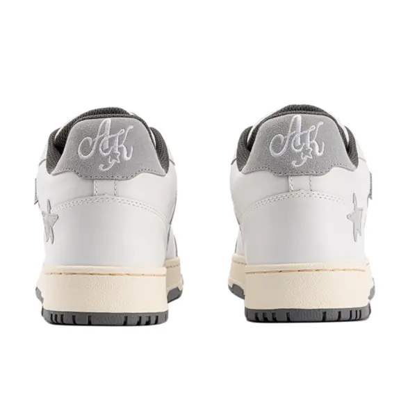 KAALIXTO Skateboarding Mid-top Sneakers With Star Embellishments
