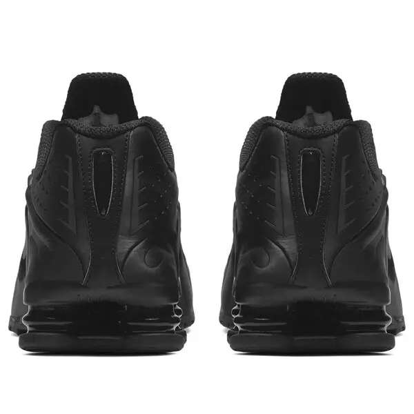 Nike Shox R4 'triple Matte' Sneakers - Black
