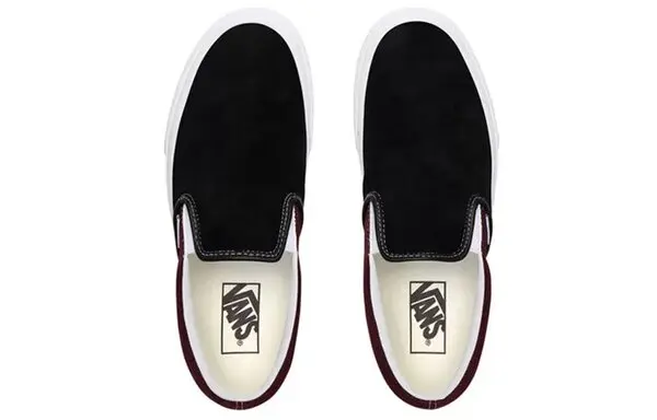 VANS Classic Slip-on Sneakers - Black