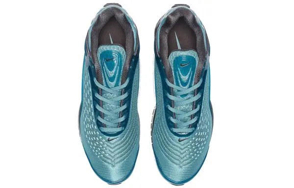 Nike Max Deluxe Sneakers