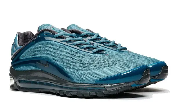 Nike Max Deluxe Sneakers