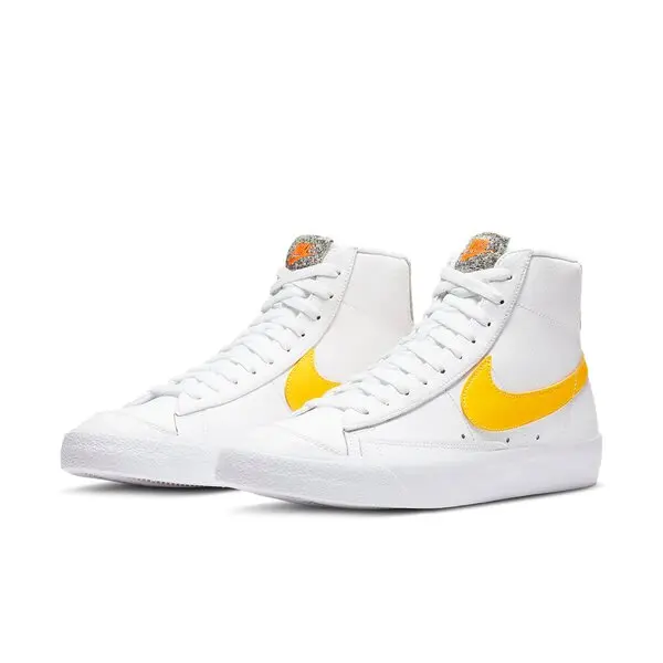 Nike Blazer Mid '77 Vintage "space Hippie" Sneakers - White