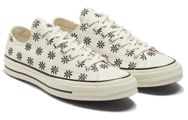 CONVERSE Chuck 70 "holiday Sweater" Low Top Sneakers - Black/white