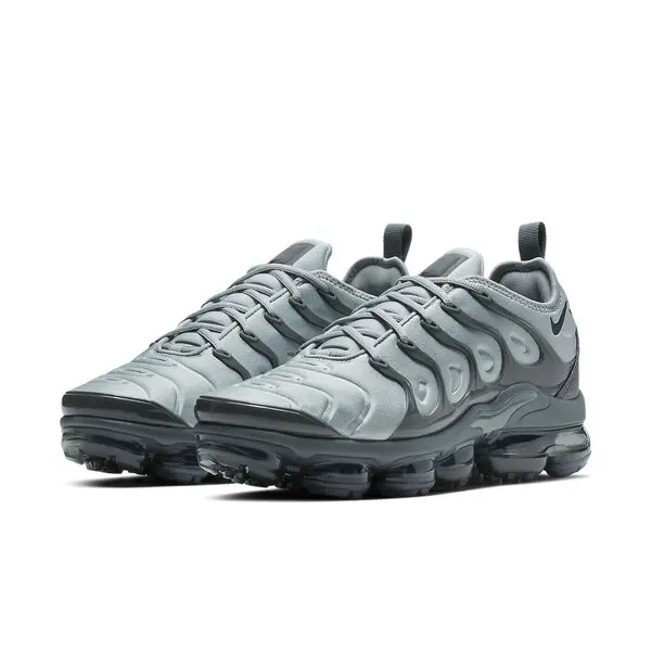 Nike Vapormax Plus Sneakers