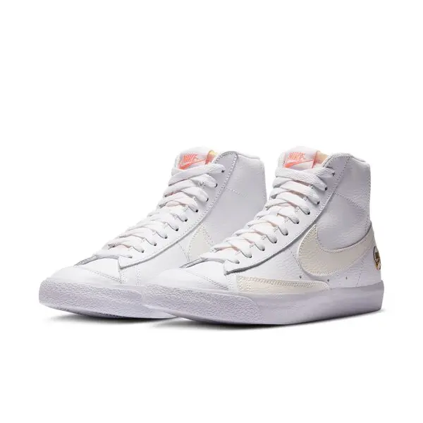 Nike Blazer Mid '77 Vintage Gold Emblem Sneakers - White/orange