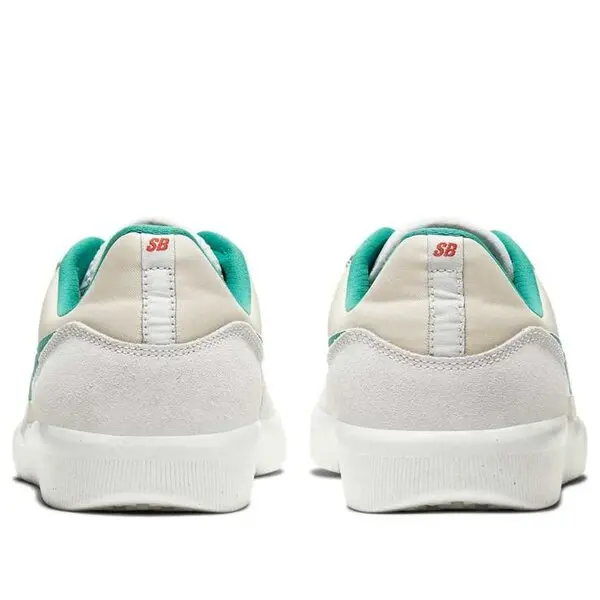Nike Team Classic "photon Dust" Sneakers - Green