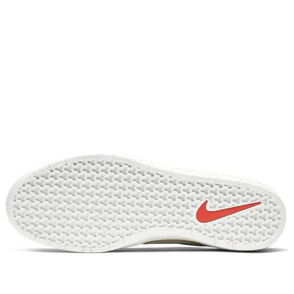 Nike Team Classic "photon Dust" Sneakers - Green